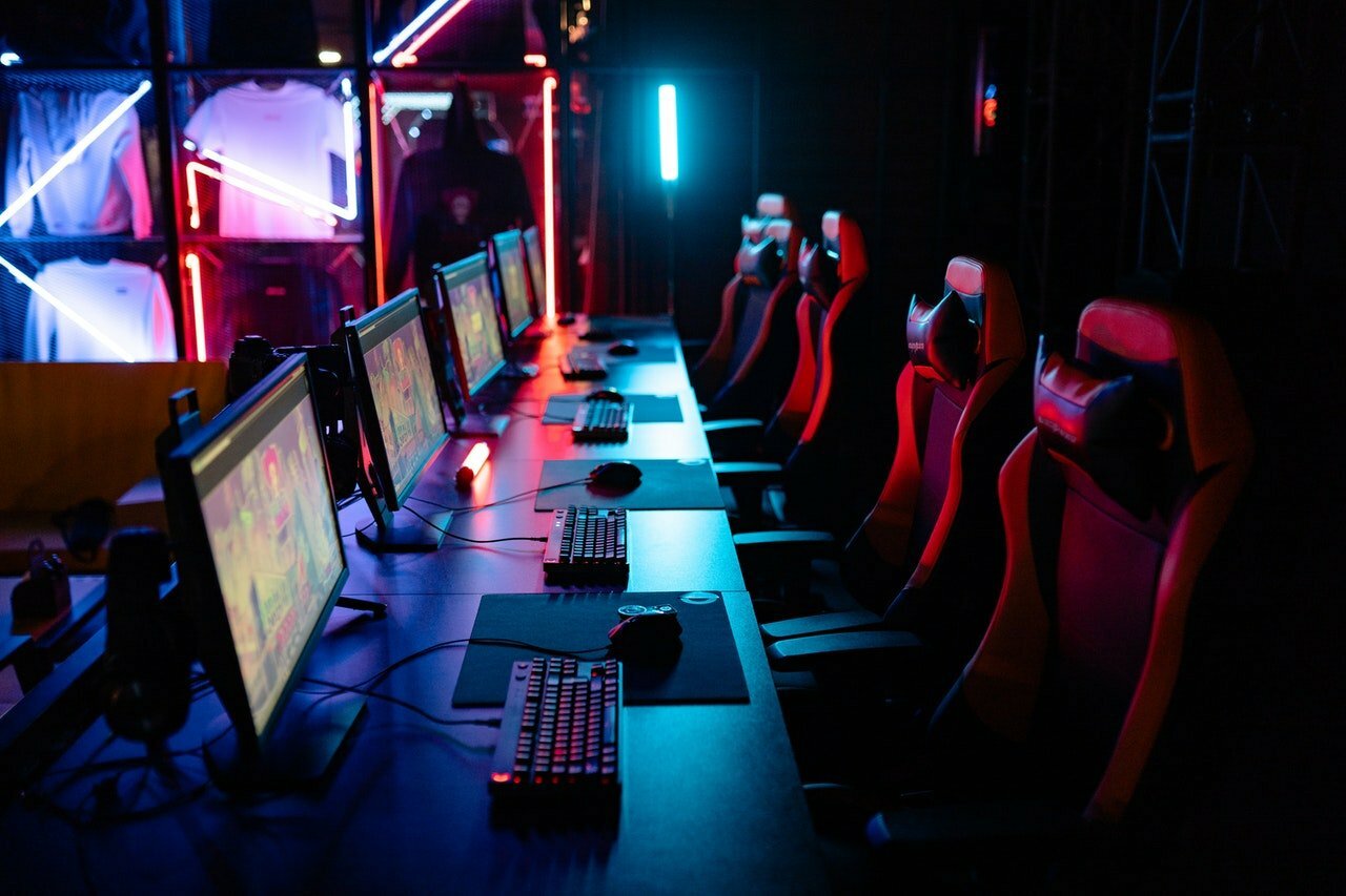 6 Atlet Esport Indonesia Paling Populer & Ditakuti di Dunia