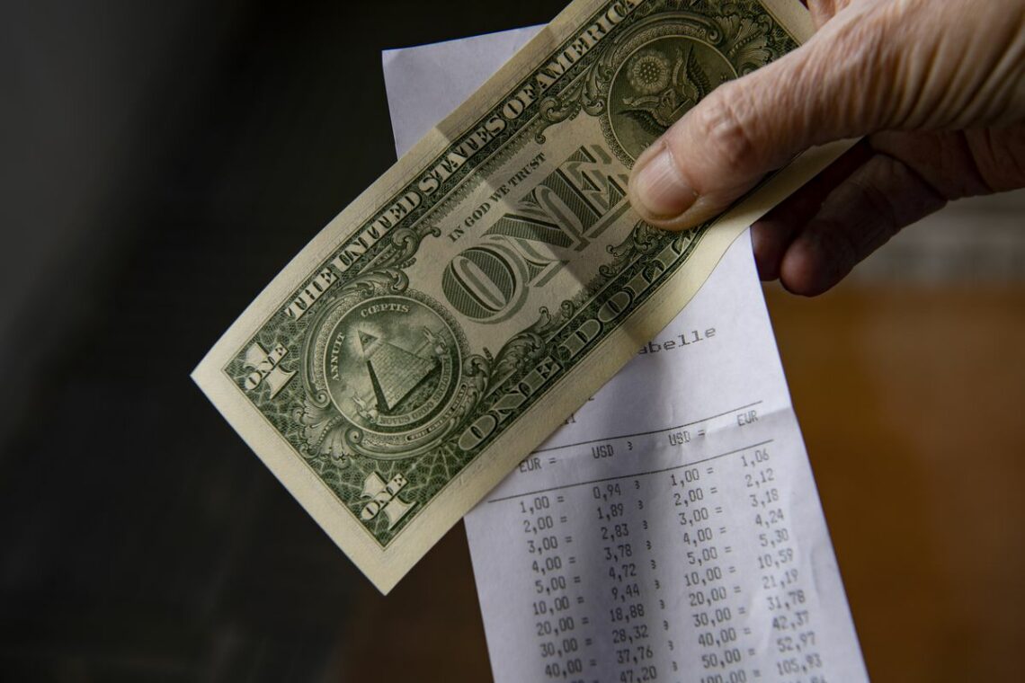 Bank Panin: Serba-serbinya, Lengkap dari Profil Sampai Produk Kerennya ...