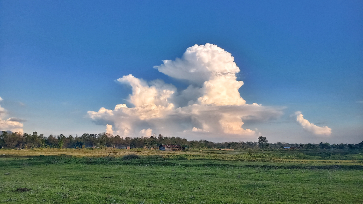 Awan Cumulonimbus: Pesona dan Bahaya di Langit - IndoTimes