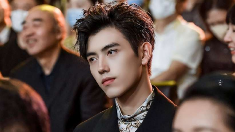 8 Aktor China Tertampan dan Terpopuler 2023. Siap-Siap Terpesona! - IndoTimes