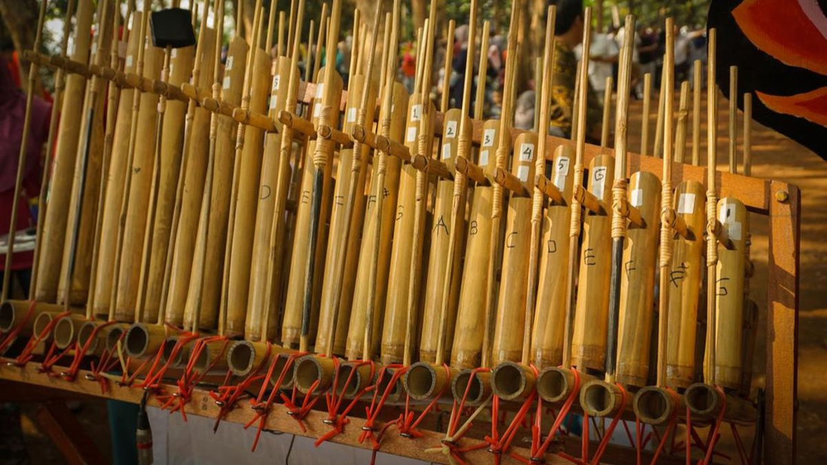 15 Alat Musik Sulawesi Selatan: Ragam dan Harmoni Kekayaan Budaya ...